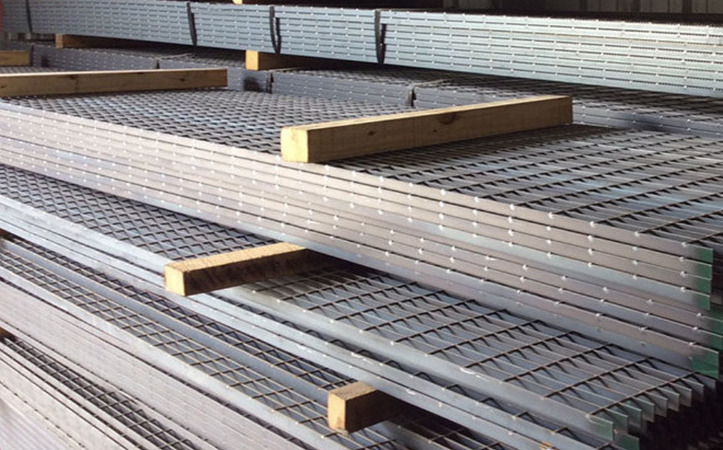 Walkway platforms, various trench covers, hot-dip galvanized flat steel ...